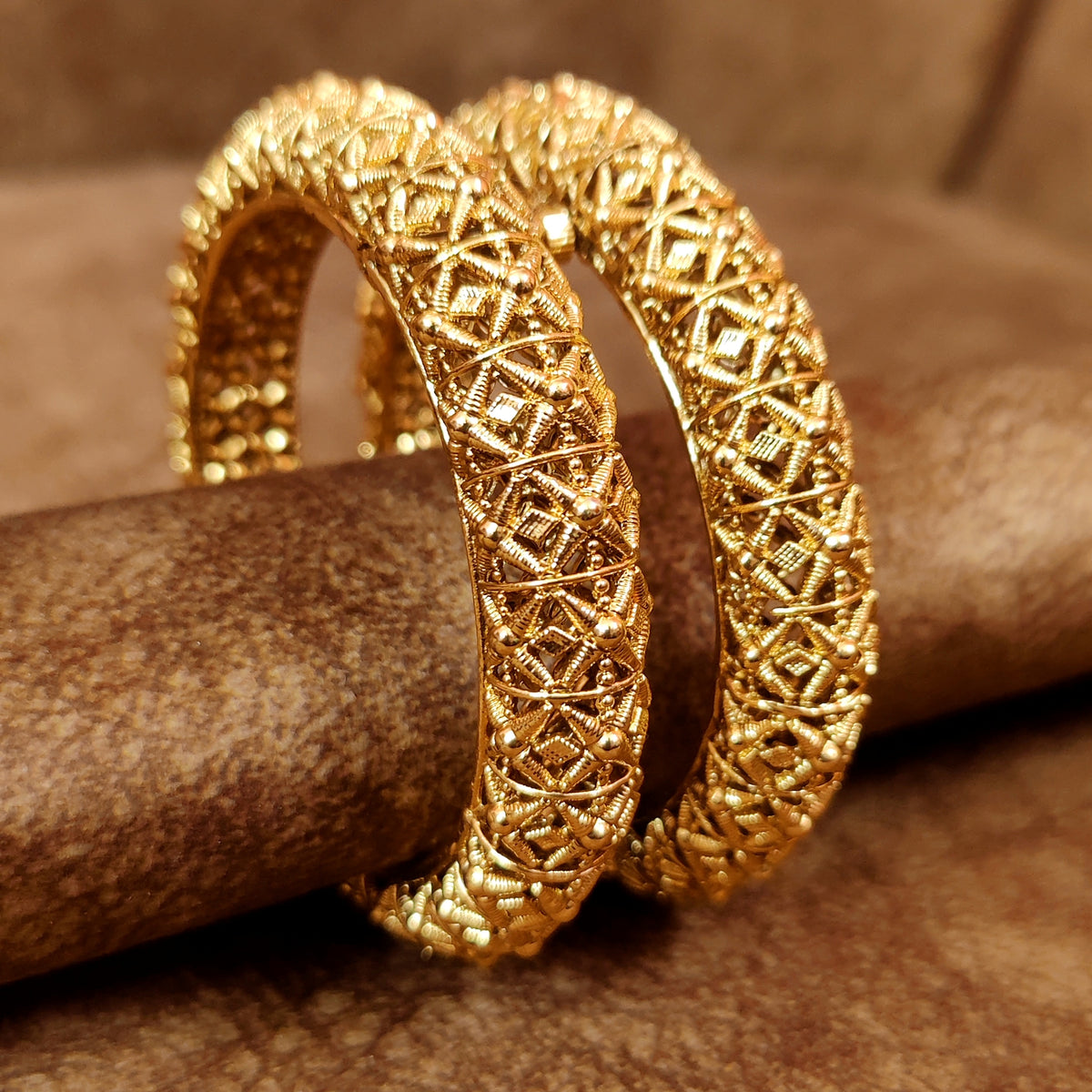 GOLD PLATED REAL GOLD LOOK ALIKE OPENABLE BANGLES – Sanvi Jewels
