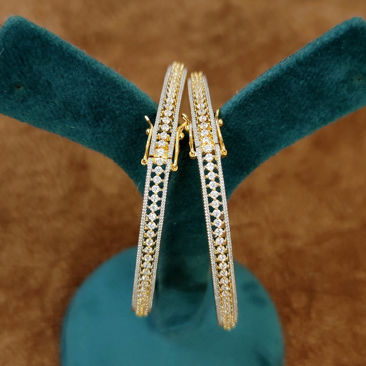PREMIUM SINGLE LINE DIAMOND LOOK SLEEK OPENABLE BANGLES – Sanvi Jewels