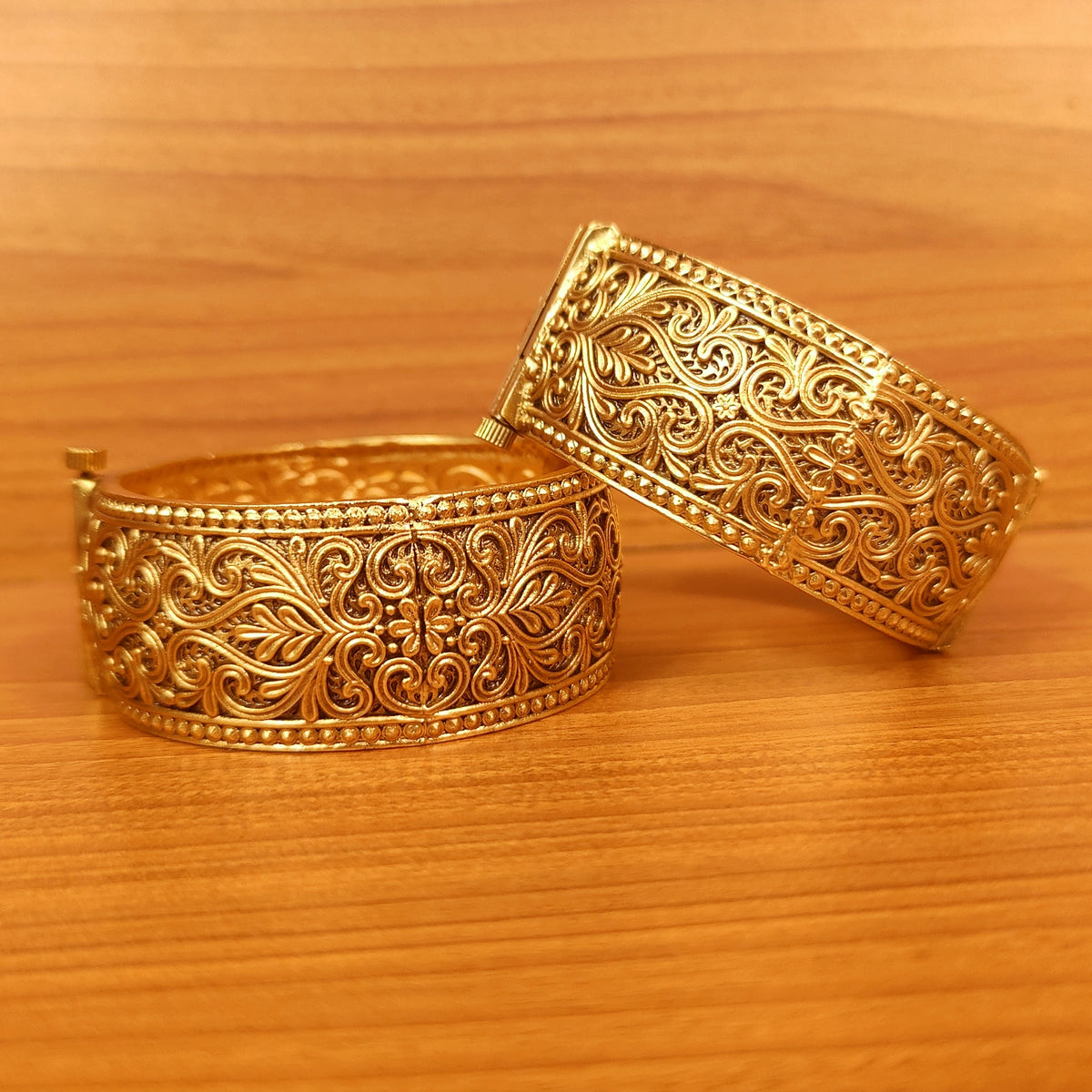 MATT GOLD LOOK ALIKE HANCARVED OPENABLE FINE BANGLES – Sanvi Jewels